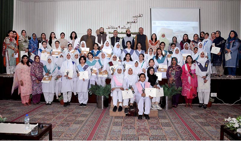 Prize winners pose for group photo with Chief Guest Director Colleges ...