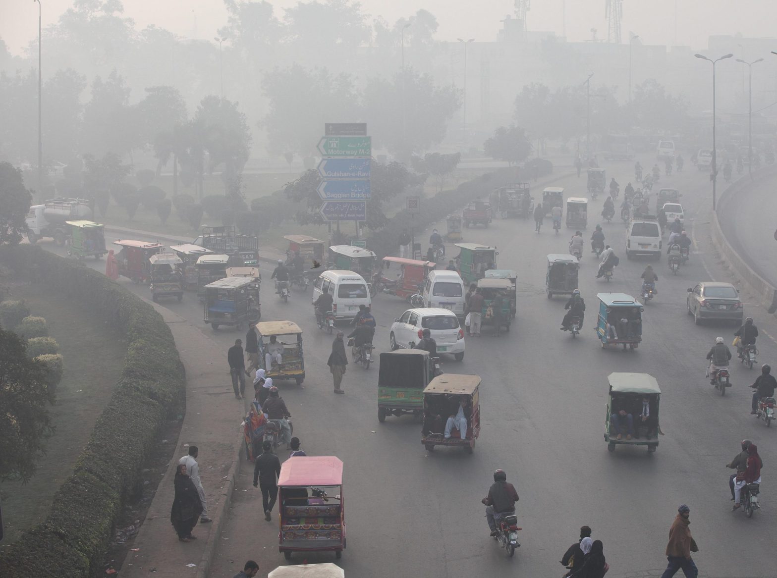 Lahore PHA Takes On Smog Ahead Of Winter Lahore PHA Takes On Smog Ahead Of Winter