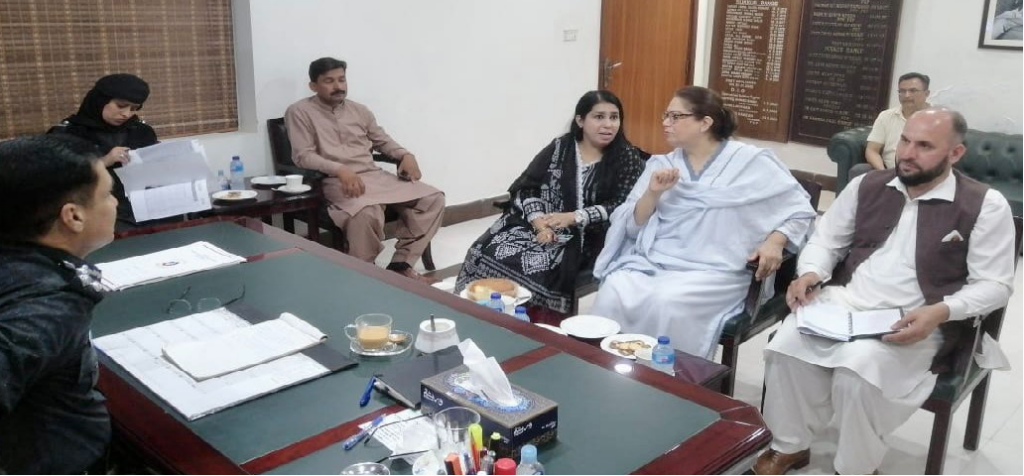 Nilofar visits Sukkur, see developments in Fatima murder case