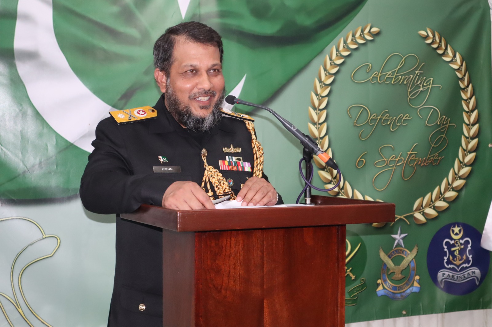 Pakistan High Commissioner, London pays tribute to nation's martyrs