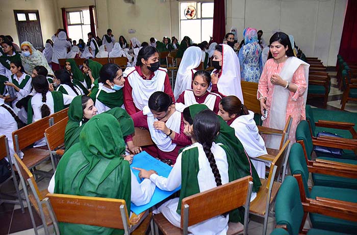 VC SBBWU Prof. Dr. Safiya Ahmed, Principal GGDC Bacha Khan Ms. Zoobia ...