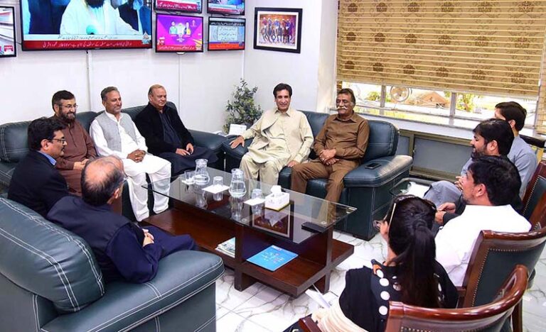 EDG/PIO Dr. Tariq Mahmood Khan in a meeting with a delegation of All ...
