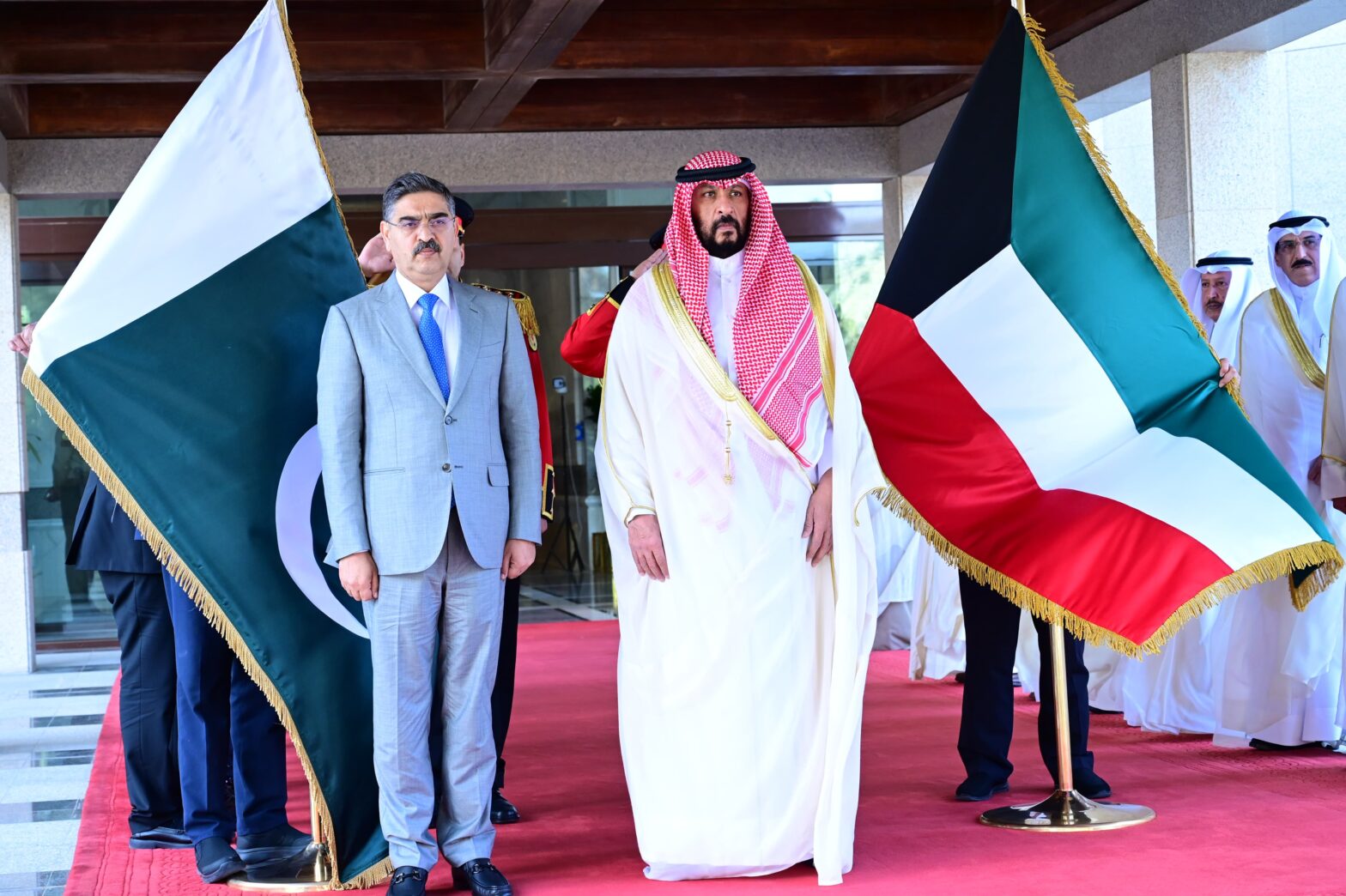 PM given guard of honour at Kuwait’s Bayan Palace