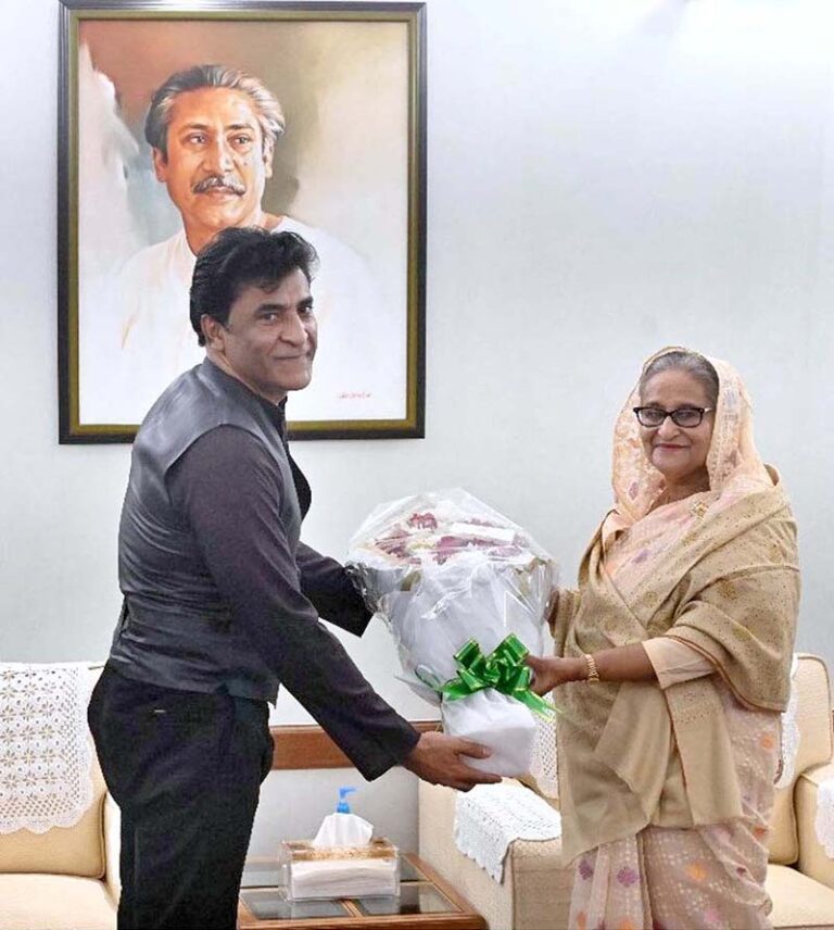 High Commissioner of Pakistan to Bangladesh, Syed Ahmed Maroof paying a ...