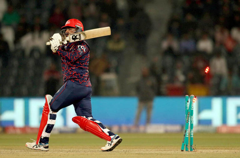 Islamabad United player Rumman Raees bowled out by Muhammad Wasim ...