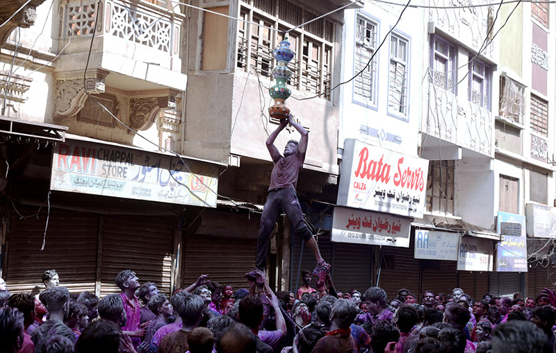 Hindu girls celebrates religious ritual Holi, the Spring Festival of ...