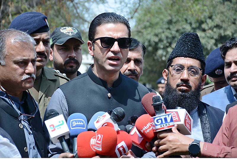 City Police Officer (CPO) Captain (Retired) Muhammad Ali Zia is monitoring the process of ...