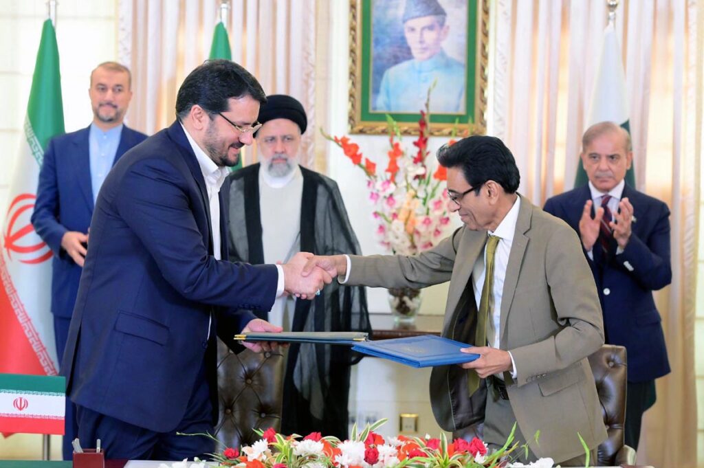 Prime Minister Muhammad Shehbaz Sharif and President of Iran H.E Dr ...