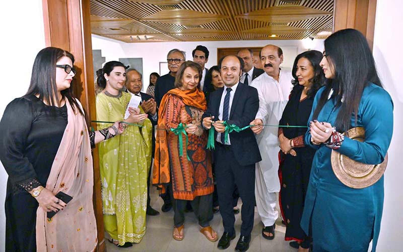 Chief Guest Ms. Mehtab Akbar Rashdi and Guest of Honour Mr. Mehmet ...