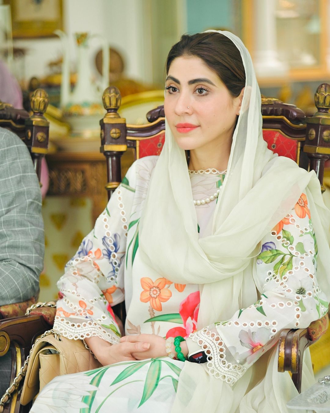 Hina Pervaiz promises justice to chemical attack victim girl