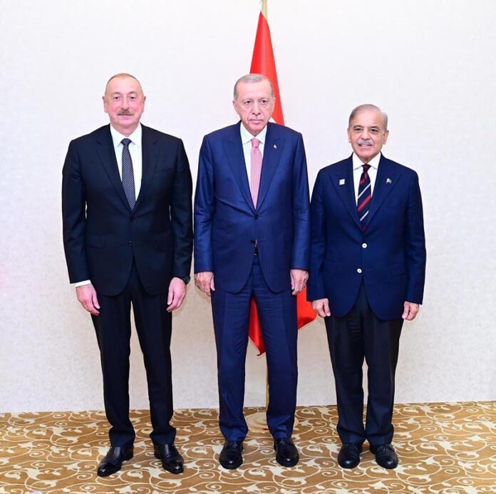 Prime Minister Muhammad Shehbaz Sharif In A Group Photo With The