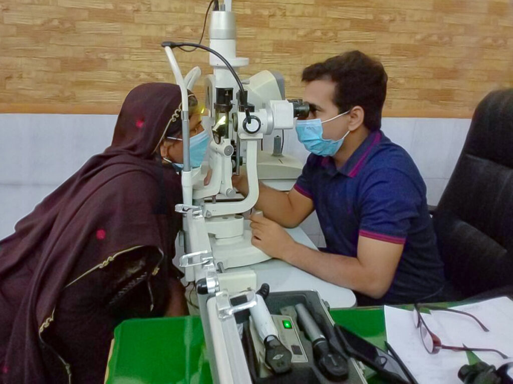 One-day free eye camp held in Sukkur