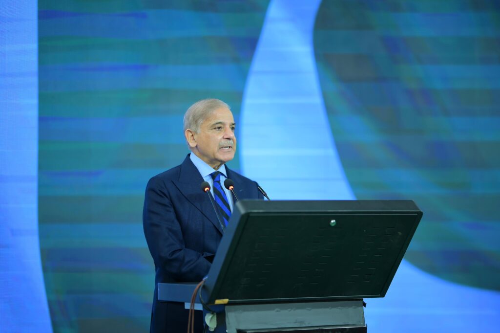 On Independence Day; PM expresses resolve for a prosperous Pakistan