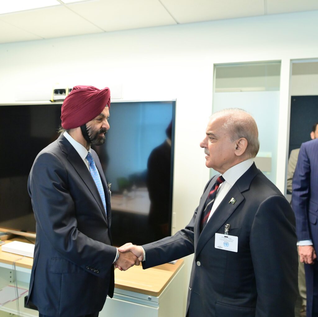 PM reaffirms commitment to achieve Pakistan's development goals