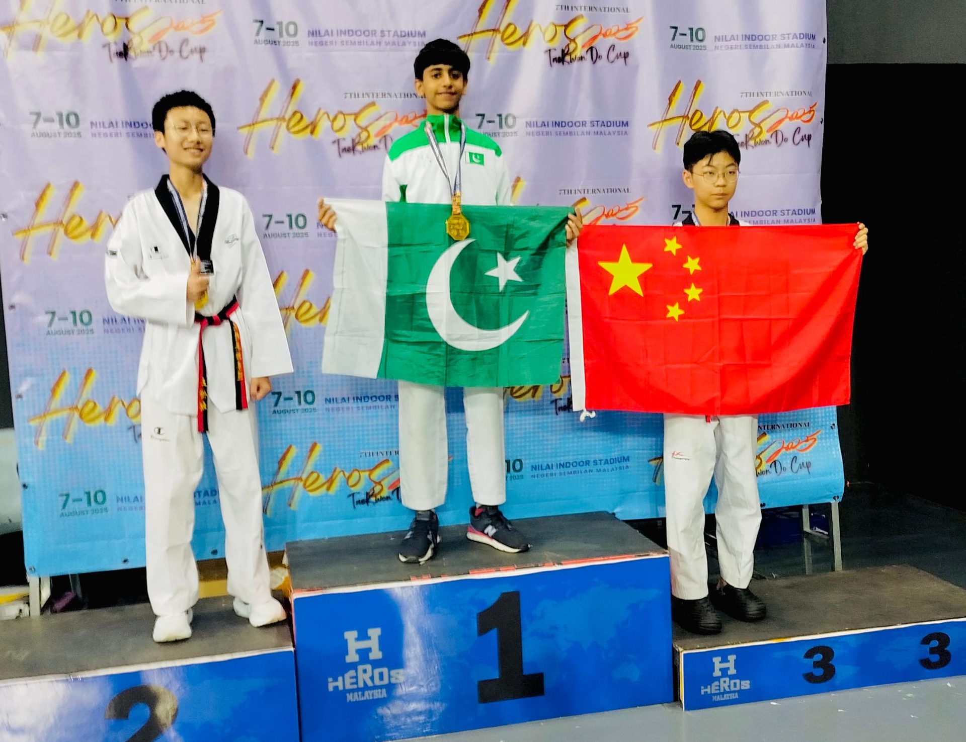 Pakistani taekwondo tiger Hadi Jafri roars to Gold in Malaysia