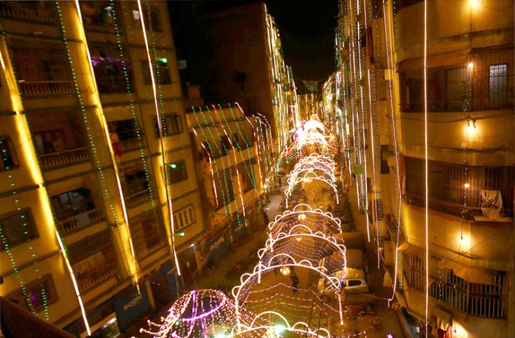 An eye attractive view of Tanzeel- ur- Rehman mosque decorated with ...