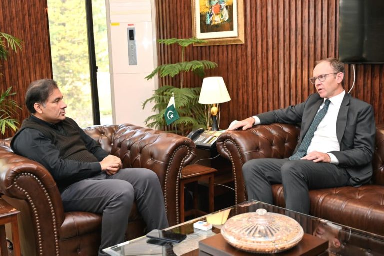 CDA, UK envoy discuss Islamabad’s development, sports promotion smart city initiatives